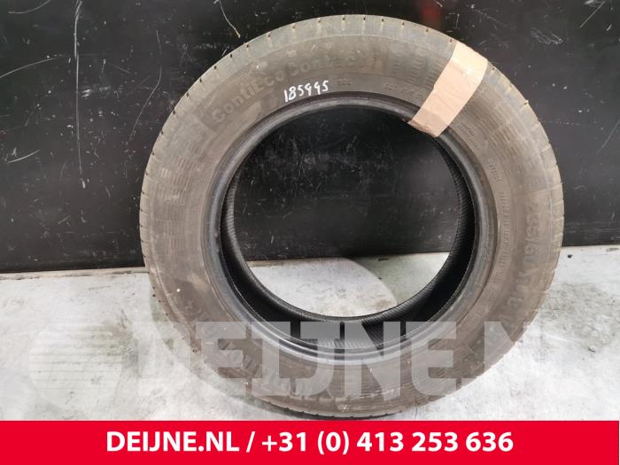 Tyre with tyre size 235/60/18 - CONTINENTAL