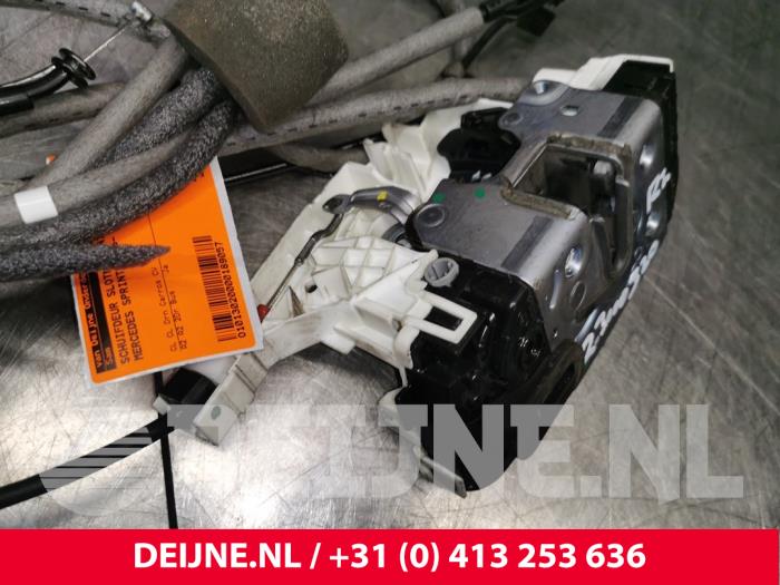 Sliding door lock mechanism, right Mercedes Sprinter 3t 211 CDI 2.1 D ...