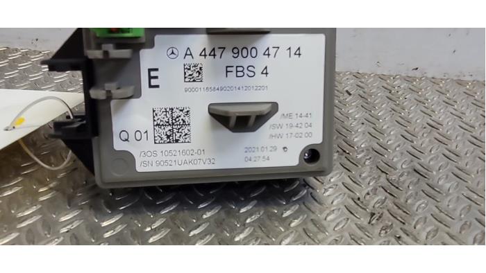 Ignition lock + key Mercedes Vito 2.0 116 CDI 16V - A4479004714