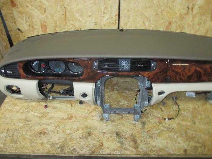 Dashboard Jaguar XJ 2.7d V6 24V - C2C35579AMC - Garage Callant