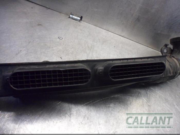 Air intake hose Landrover Range Rover IV 3.0 TDV6 24V - LR049313