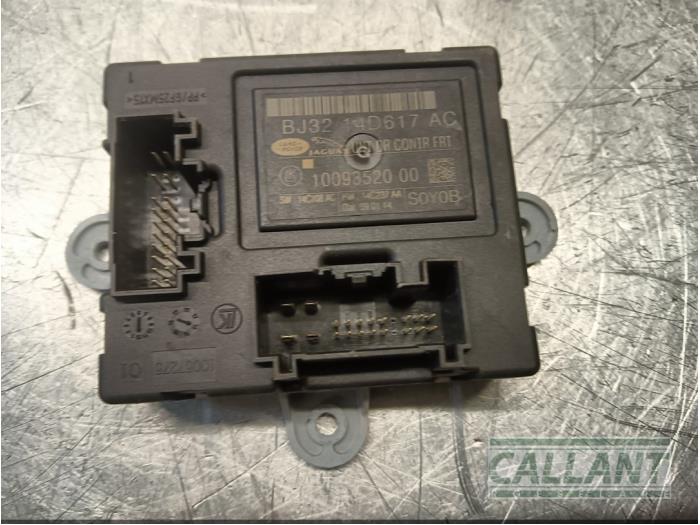 Central door locking module Jaguar XF - LR044069 SOYOB