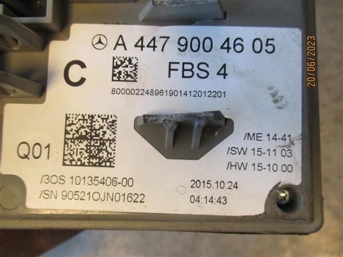 Ignition lock + key Mercedes Vito 2.2 114 CDI 16V 4x4 - A4479004605