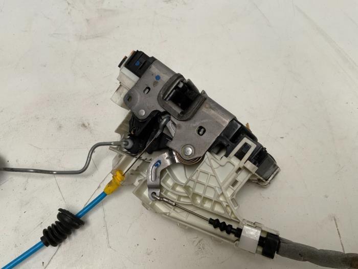 Front door lock mechanism 4-door, right Mercedes E E-220 CDI 16V ...