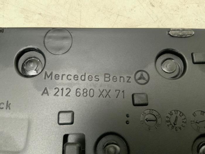 Dashboard vent Mercedes E Estate E-220 CDI 16V BlueEfficiency - A2128302854