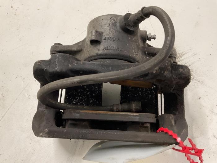 Front brake calliper, left Mercedes E Estate E-200 CDI 16V ...
