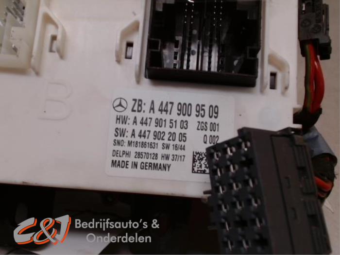 Engine management computer Mercedes Vito 2.2 114 CDI 16V - A4479007606 ...