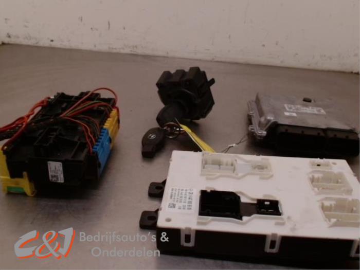 Engine management computer Mercedes Vito 2.2 114 CDI 16V - A4479007606 ...