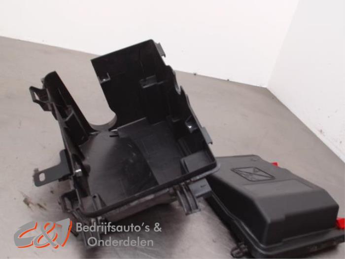 Boîte à fusibles Peugeot Partner 1.5 BlueHDi 100 - 9678633380 PEUGEOT