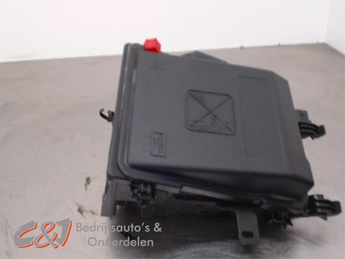 Boîte à fusibles Peugeot Partner 1.5 BlueHDi 100 - 9678633380 PEUGEOT