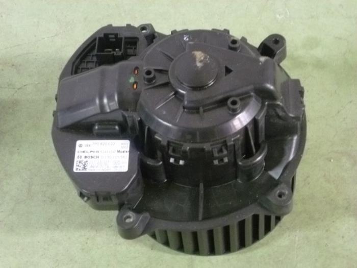 Heating and ventilation fan motor Volkswagen Touareg - 7P0820022