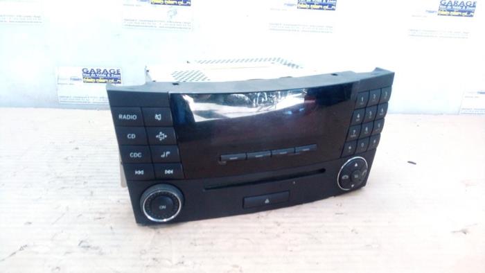 Radio Mercedes E 3.2 E-280 CDI 24V - A2118702189