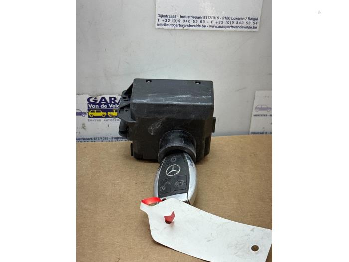 Ignition lock + computer Mercedes Vito 2.2 114 CDI 16V - A6519002803