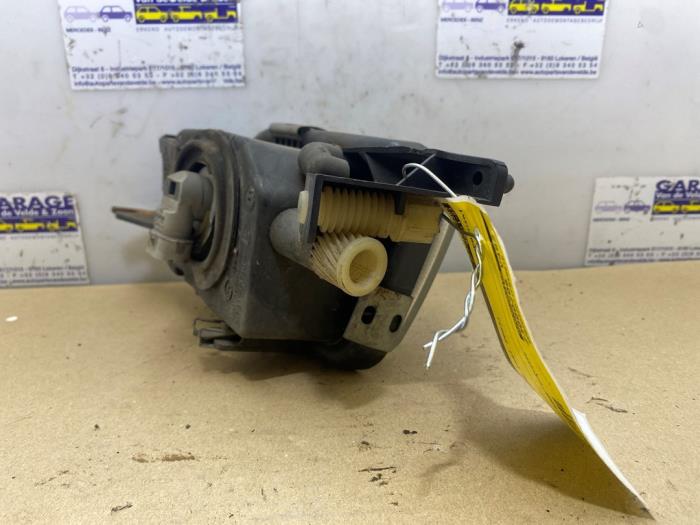 Rear fog light Mercedes C Combi 2.2 C-200 CDI 16V - A2038203156