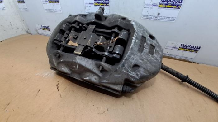 Front brake calliper, right Mercedes S 4.7 S-500 Twin Turbo V8 32V 4 ...