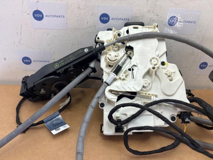 Sliding door lock mechanism, right Mercedes V 2.0 220 CDI, 220d 16V ...