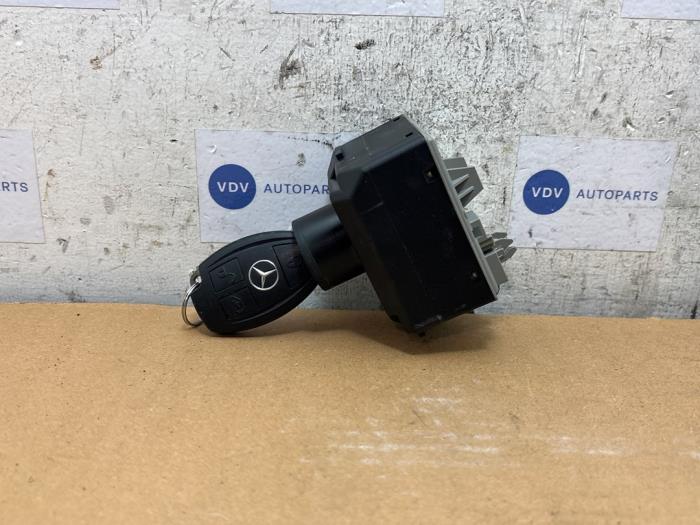Ignition lock + computer Mercedes Vito 2.2 116 CDI 16V - A6519002803 651950