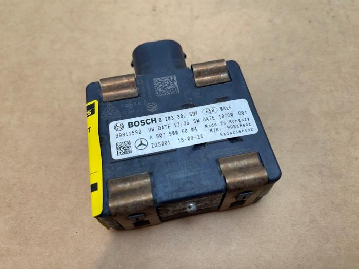 Radar sensor Mercedes Sprinter 5t 316 CDI 2.1 D RWD - A9079003203 BOSCH