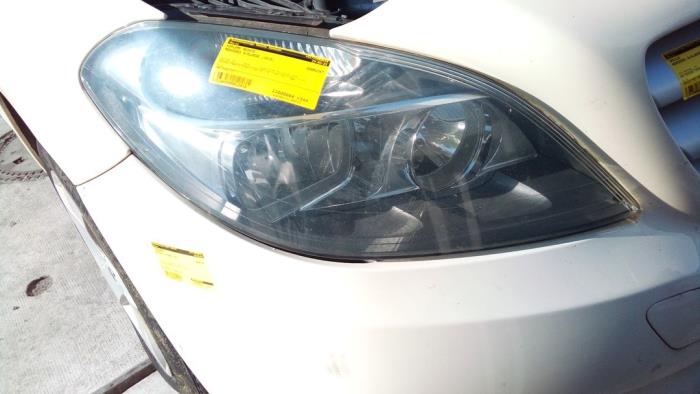 Headlight, right Mercedes B 1.5 B-180 CDI 16V - A2468200261 AUTOMOTIVE ...