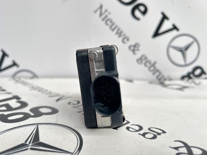 Radar sensor Mercedes CLA 1.3 CLA-200 Turbo 16V - A0009053011 BOSCH