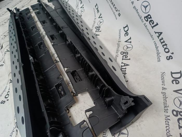 Foot board set left+right Mercedes GLC 2.0 300 16V 4-Matic - A2536980400