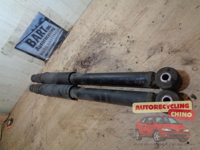 Rear shock absorber, right Dacia Sandero 1.4 - 8200953294 OEM