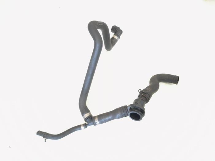 Radiator hose Mercedes B 2.0 B-200 NGD 16V - A2702000651