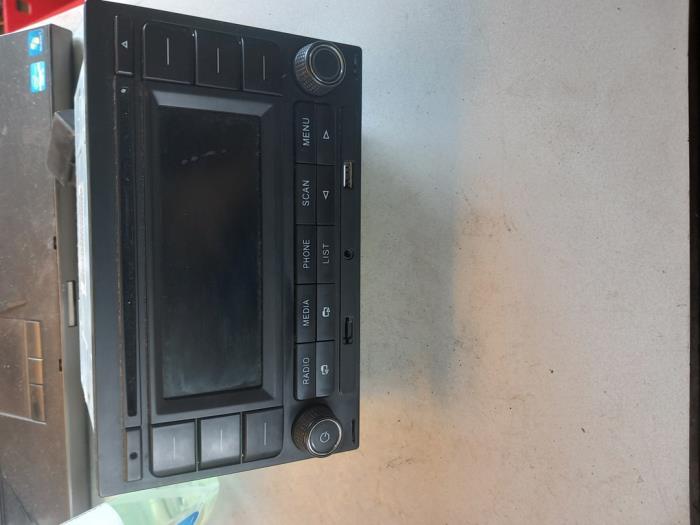 Radio CD player Volkswagen Golf - 31G035185 VOLKSWAGEN
