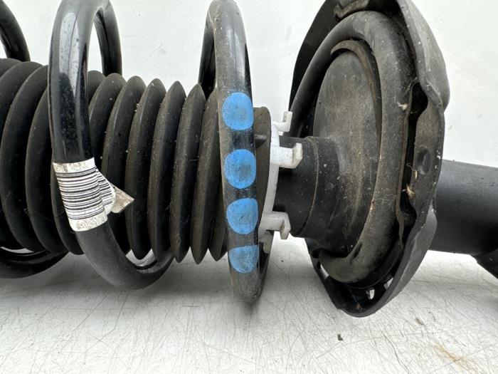 Fronts shock absorber, left Mercedes GLA 1.3 200 Turbo 16V ...