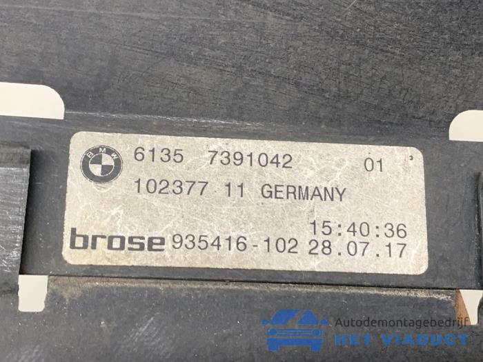 Rear bumper bracket central BMW 5 serie Touring 530d xDrive 3.0 ...