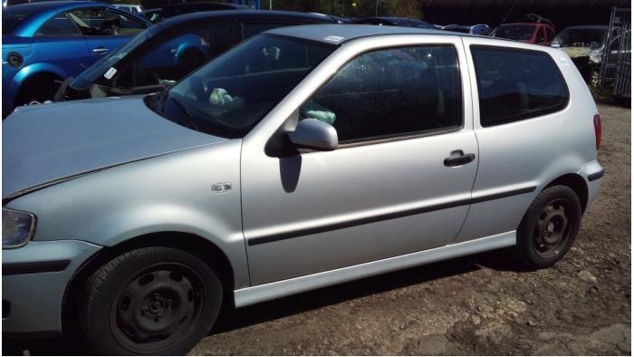 Volkswagen Polo III 1.4 16V 75 Salvage vehicle (2000, Gray)