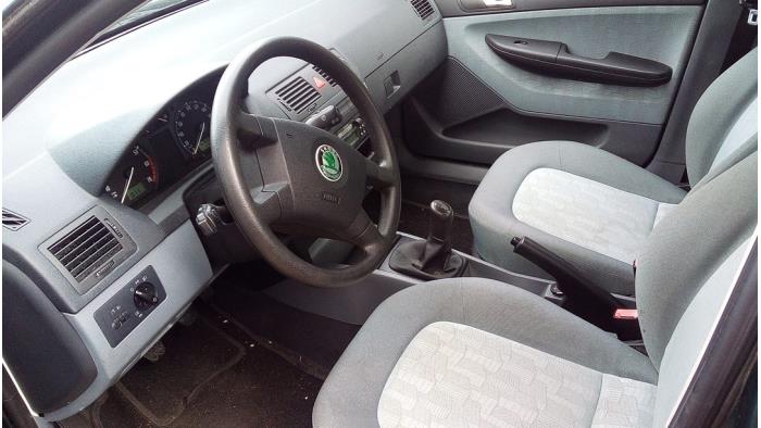 Skoda Fabia 1.4i Salvage vehicle (2002, Green)