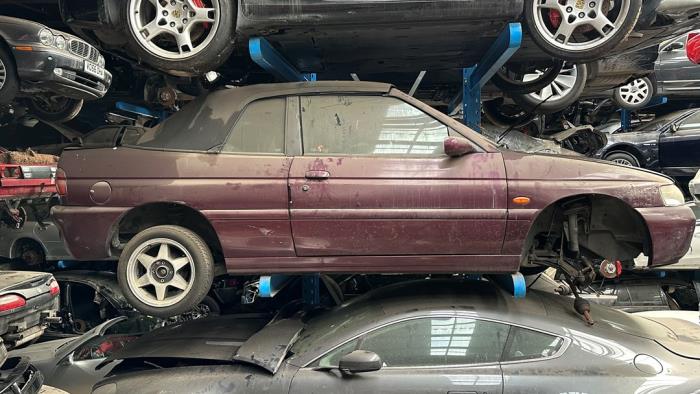 Ford Escort Salvage vehicle (1995) "Altijd Raak" Penders