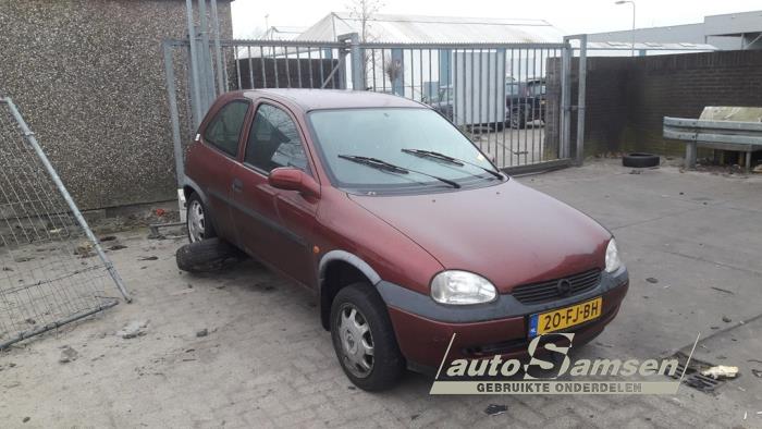 Opel Corsa B 1.2i 16V Salvage vehicle (2000, Red)