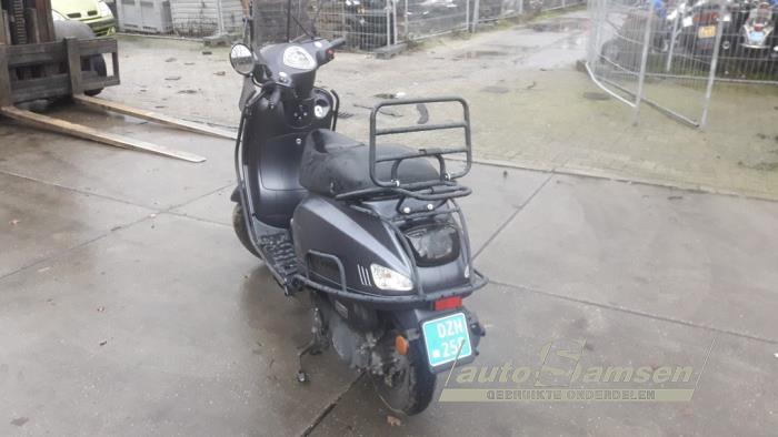 Vespa S Scooter (Damaged vehicle, 2020, Granite) Auto Samsen B.V.