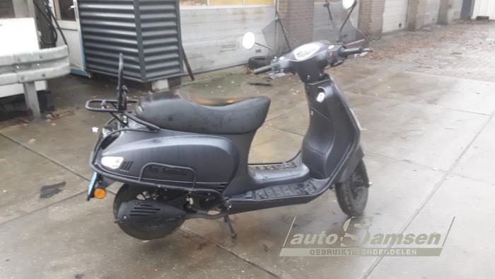 Vespa S Scooter (Damaged vehicle, 2020, Granite) Auto Samsen B.V.