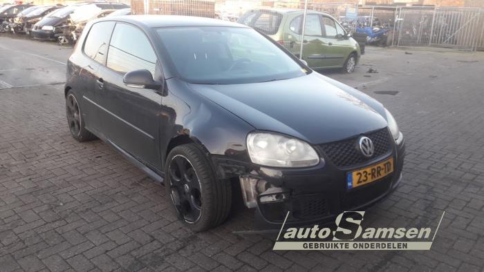 Volkswagen Golf V 1.6 FSI 16V Damaged vehicle (2005, Black)