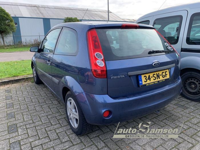 Ford Fiesta 5 1.6 16V Épave (2006, Bleu) Auto Samsen B.V.