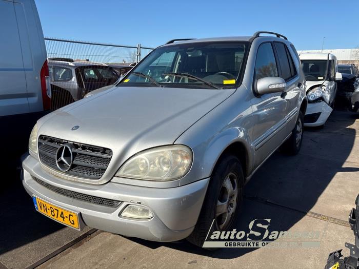 Mercedes ML I 270 2.7 CDI 20V Coche dañado (2002)