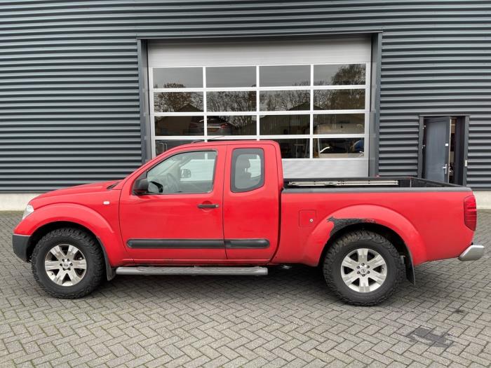 Nissan Navara 2.5 dCi 16V 4x4 Damaged vehicle (2009, Granite)