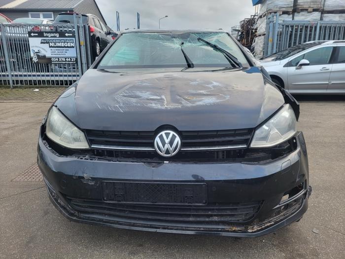 Volkswagen Golf VII 1.6 TDI BlueMotion 16V Salvage vehicle (2015, Black)
