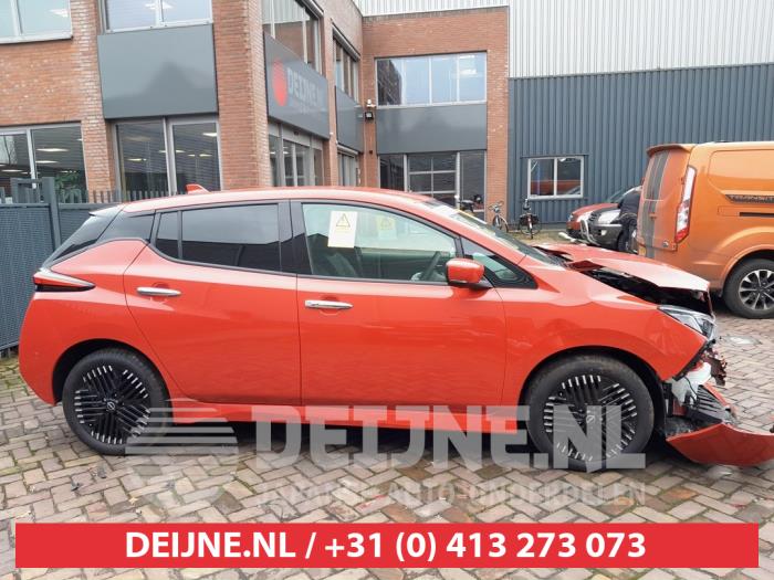 Nissan Leaf 39/40kWh Salvage vehicle (2023, Red)
