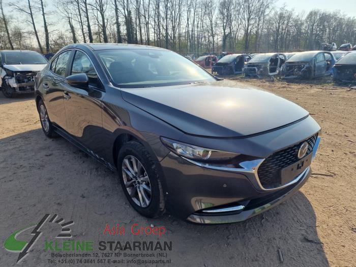 Mazda 3 2.0 SkyActiv-X M Hybrid 16V Salvage vehicle (2019, Dark, Brown)