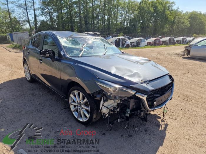 Mazda 3 2.2 SkyActiv-D 150 16V Épave (2017, Gris)