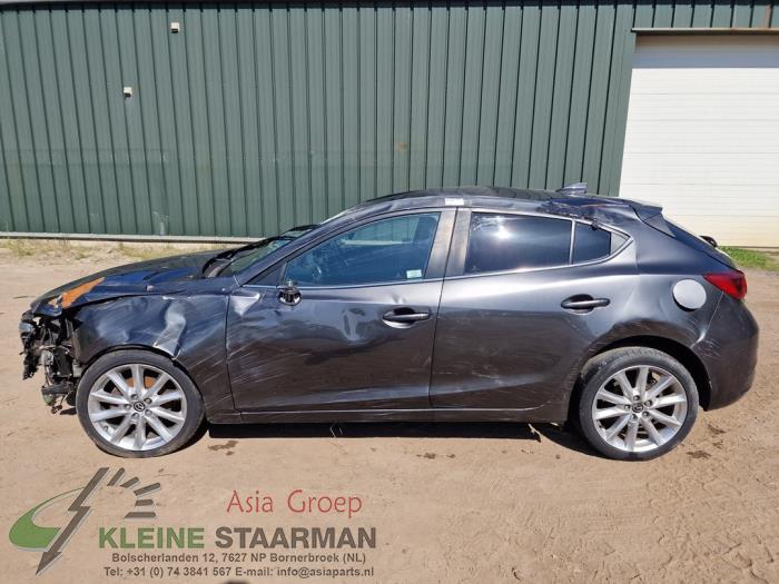 Mazda 3 2.2 SkyActiv-D 150 16V Épave (2017, Gris)