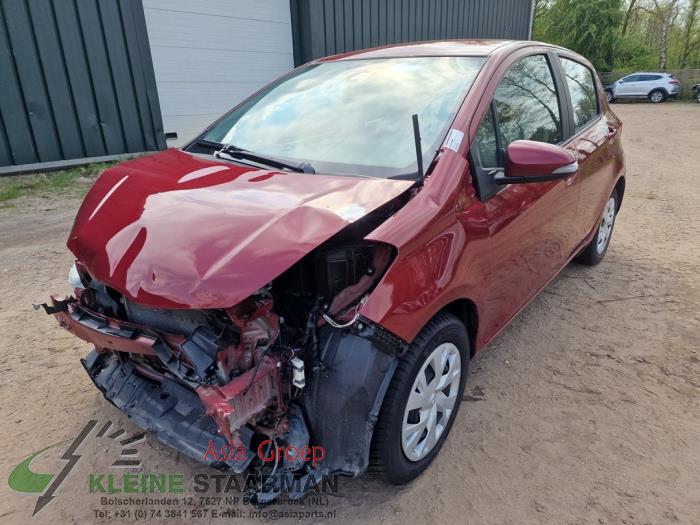 Toyota Yaris III 1.0 12V VVT-i Salvage vehicle (2019, Red)