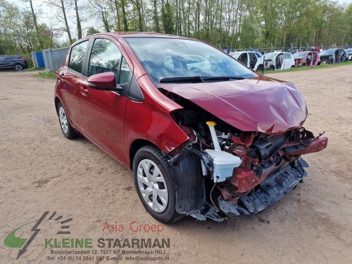 Toyota Yaris III 1.0 12V VVT-i Salvage vehicle (2019, Red)