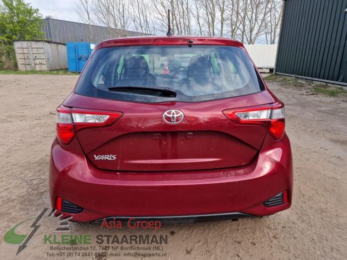 Toyota Yaris III 1.0 12V VVT-i Salvage vehicle (2019, Red)