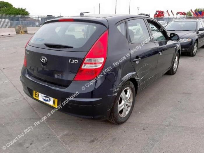 Hyundai i30 1.6 CVVT 16V Salvage vehicle (2009, Black)