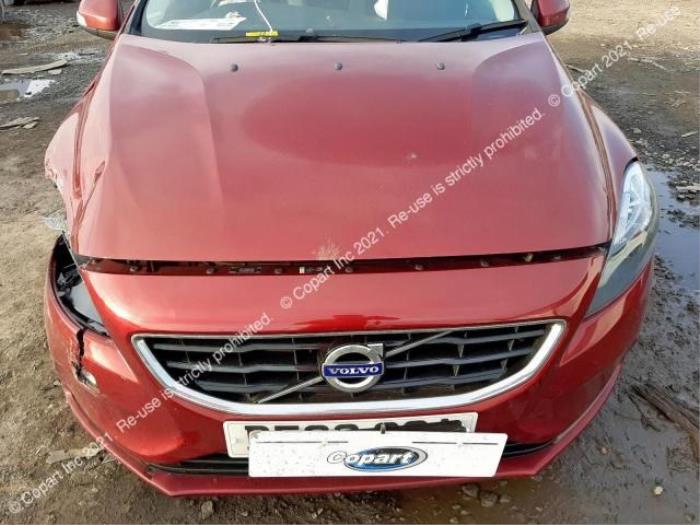 Volvo V40 1.6 D2 Salvage vehicle (2014, Red) Autosloperij de Turk